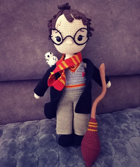 Heklana igračka Harry Potter, amigurumi