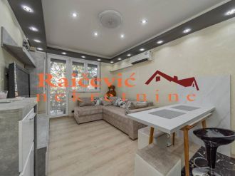 42m² 123.000€
Beograd, Palilula, Karaburma, Pera Cetkovica