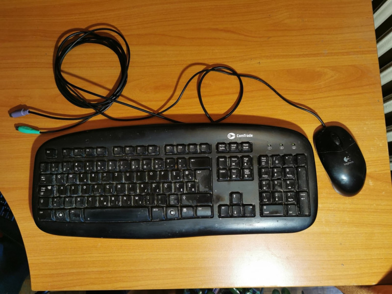 Logitech tastatura i optički miš