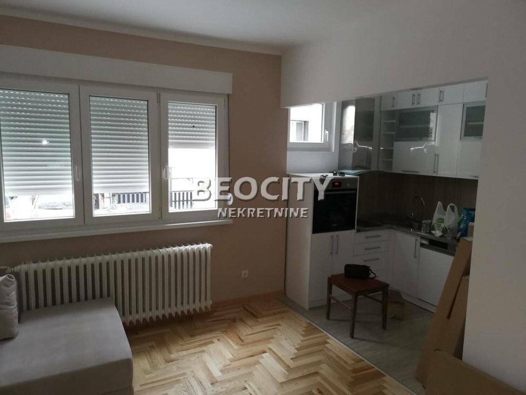 Vračar, Hram Svetog Save, Šumatovačka, 2.5, 55m2, 1000EUR