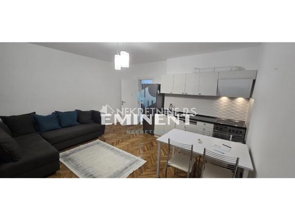 Vračar, Crveni krst, Branka Krsmanovića, 3.0, 60m2, 850 EUR