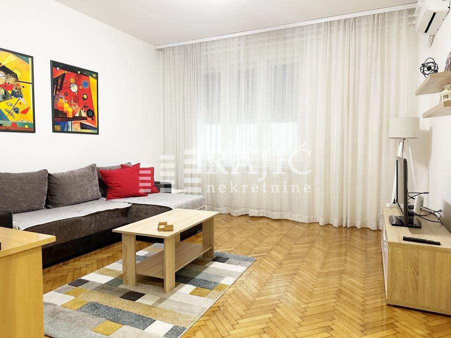 Centar(Vukov spomenik)Patrijarha Gavrila 67m2,2.0 #4105 800 €