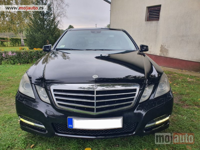 Mercedes E 220 Ko hoce auto za sebe