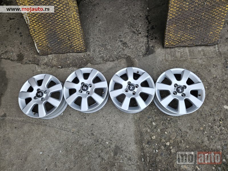 AluFelne 15Coli 4x100 Fat Evo Grande punto kao nove