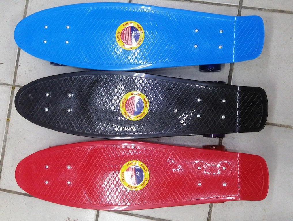 Skateboard 67 cm – stabilan skejt sa silikonskim točkovima