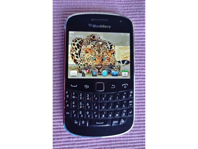 BlackBerry Bold Touch 9900(procitaj opis,vazno je)