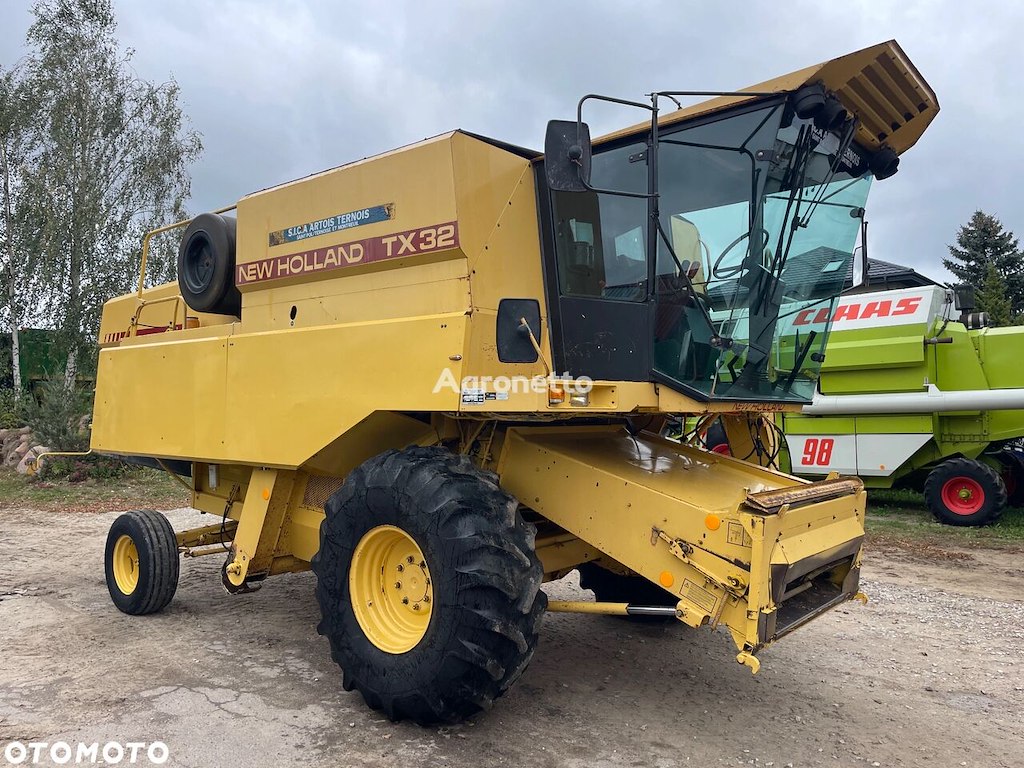 New Holland TX 32 kombajn za žito