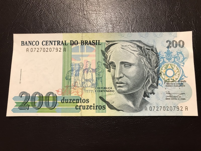 BRAZIL 200 CRUZEIROS. UNC.