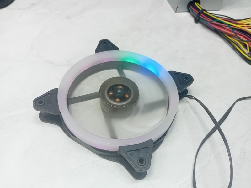 12cm Zeus ventilator, ispravan sa manom RGB baguje