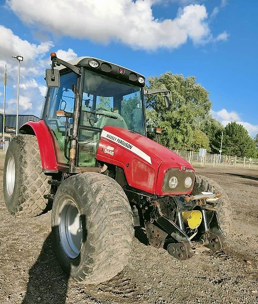 Massey Ferguson 5445 traktor točkaš