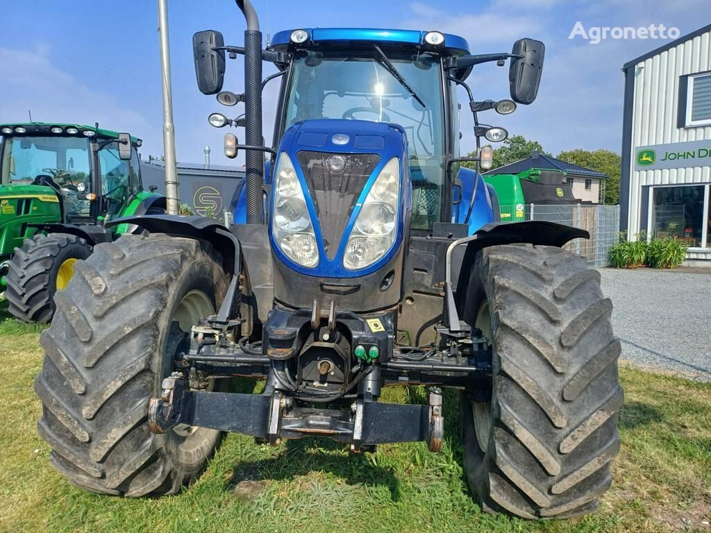 New Holland T7.210 traktor točkaš