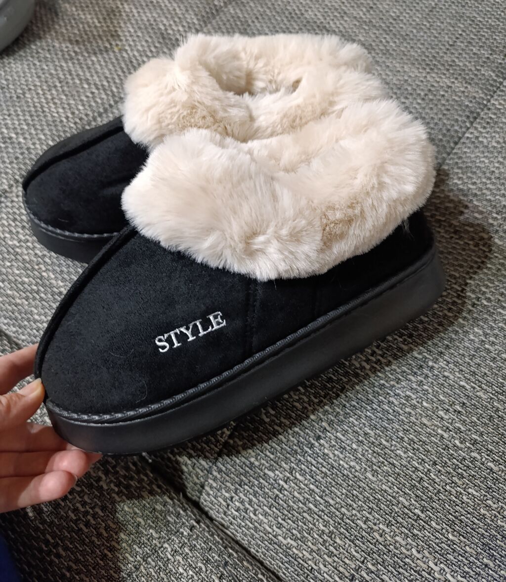 Ugg mini čizme, bоја - Crna, 39