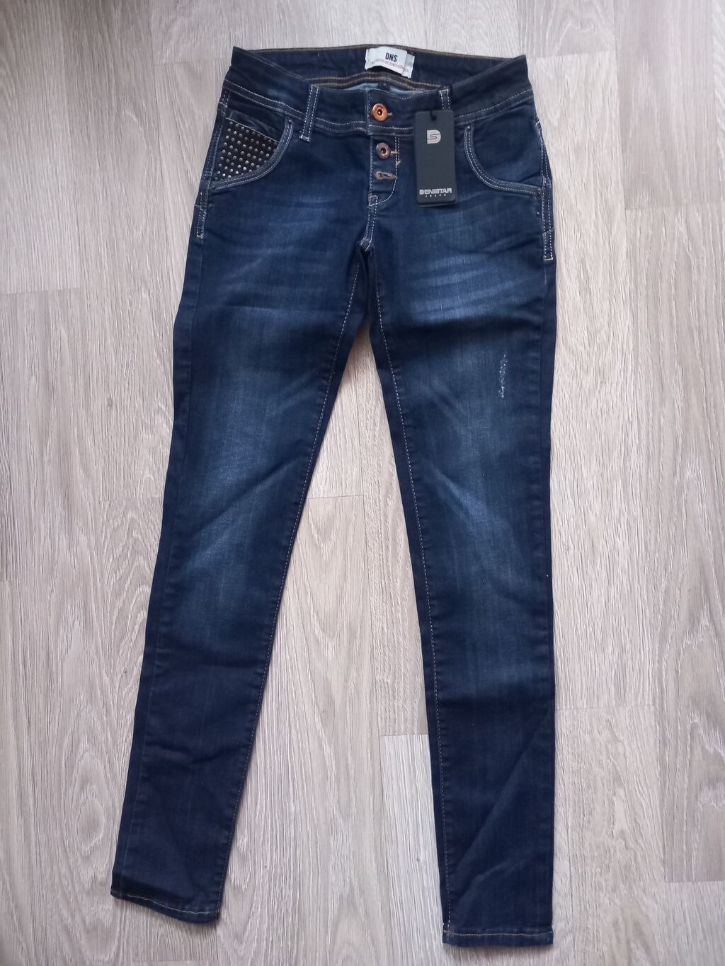 Denistar farmerke 25 broj,nove,pune elastina, slanje posle uplate