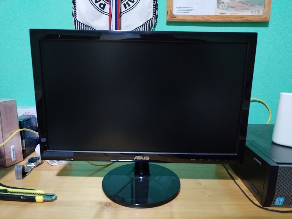 Asus monitor u ispravnom stanju. bez ostecenja, dolazi u originalnoj