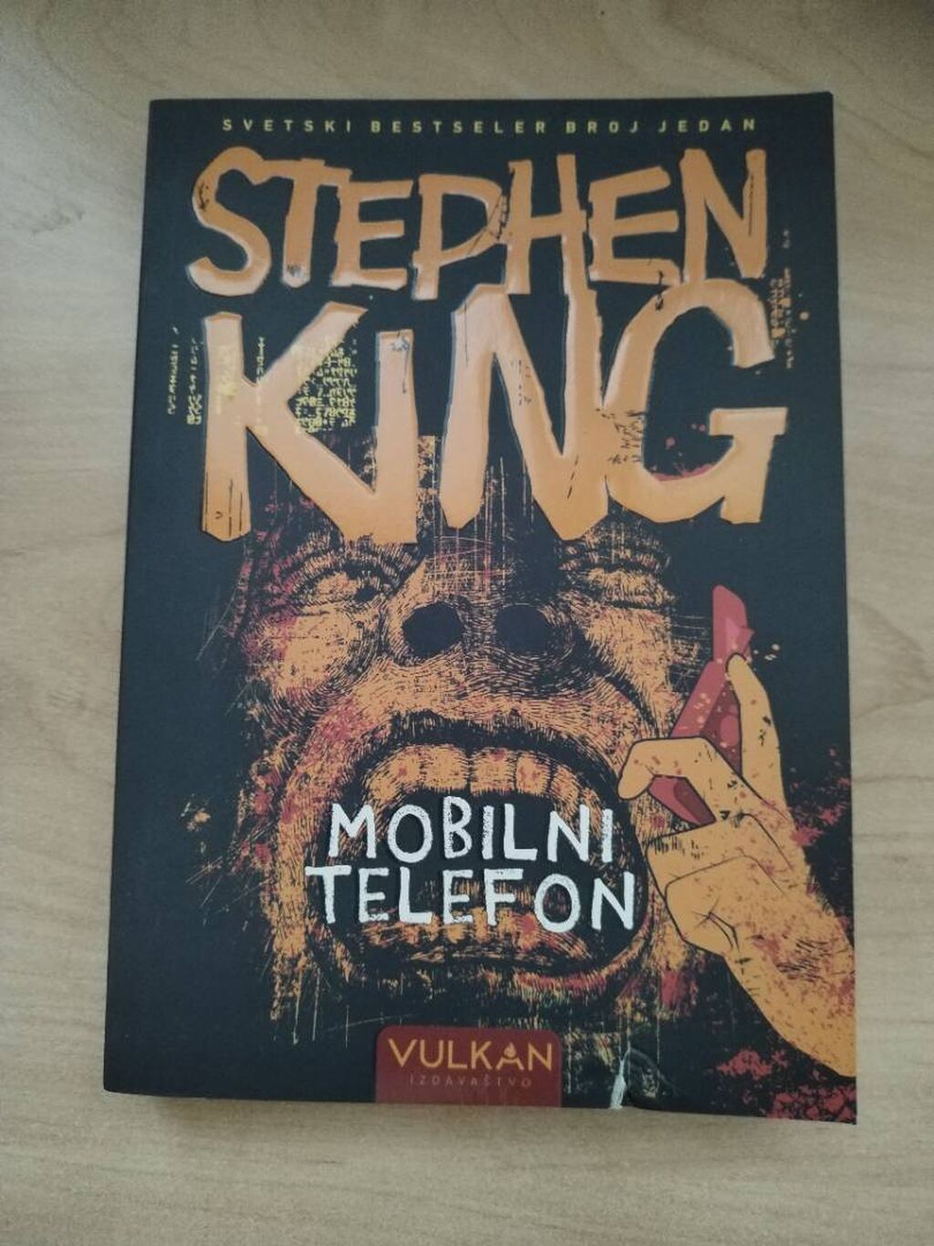 Mobilni telefon Autor: Stiven King Civilizaciju proguta mrak