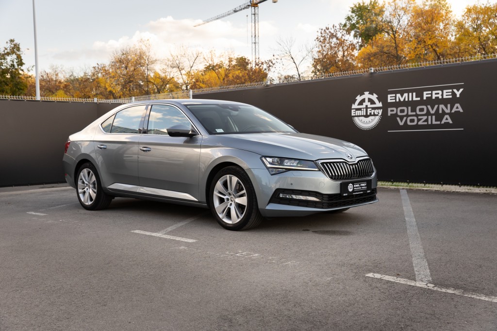 SKODA SUPERB