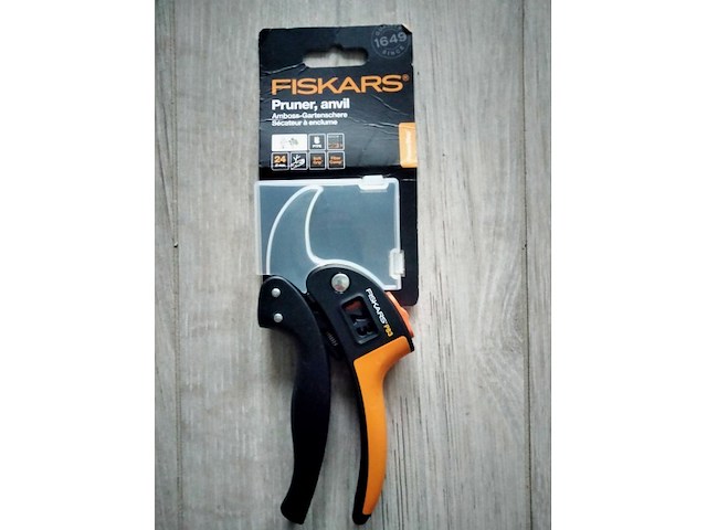 Baštenske makaze Fiskars PowerStep P83 Novo