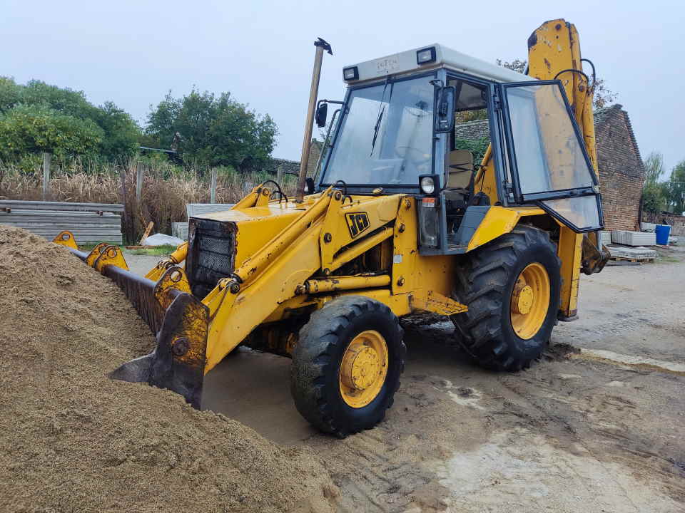 KOMBINIRKA JCB 3cx 1990. godište
KOMBINIRKA JCB 3cx 1990. godište