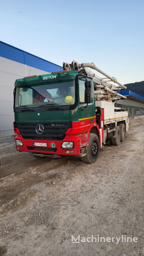 Putzmeister 28-4 bsf na šasiji Mercedes-Benz pumpa za beton