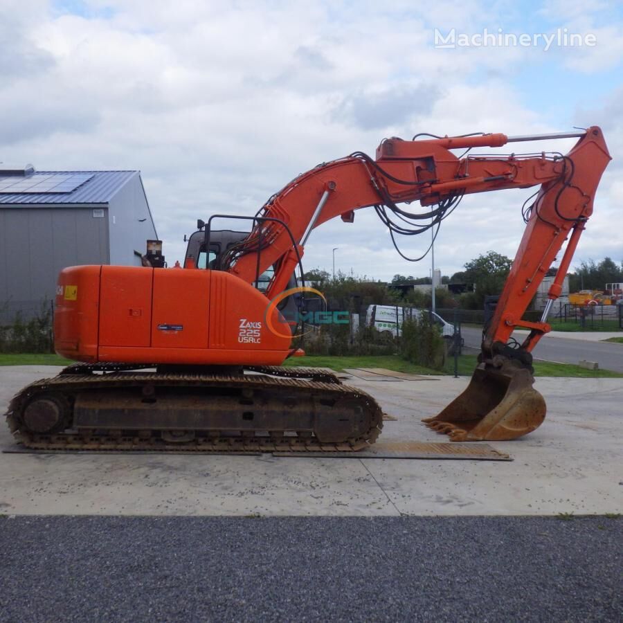 Hitachi ZX225USR bager guseničar