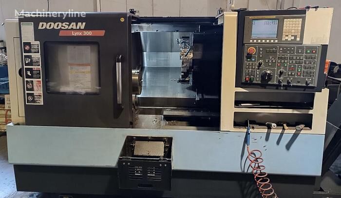 Doosan Lynx 300 strug za metal