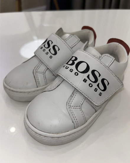 Hugo Boss kozne patike za bebu vel.22