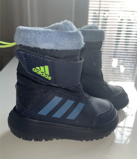 Adidas cizmice za bebe velicina 22