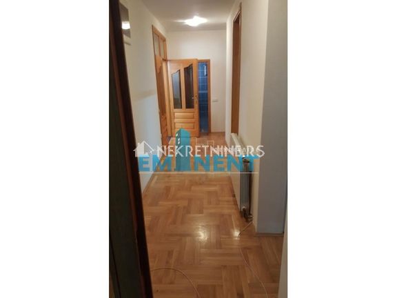 Zemun, Gornji Grad, Pregrevica, Poslovni prostor, 90m2, 700 EUR