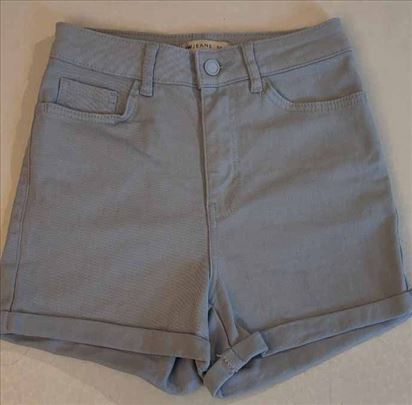 LC Waikiki kratke pantalone vel.XS/S