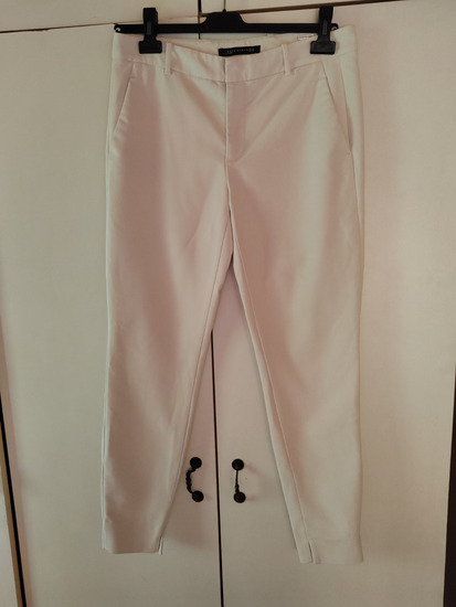 Zara pantalone poslovne