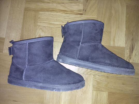 UGG model polovne zenske kratke cizme,ocuvane 40br