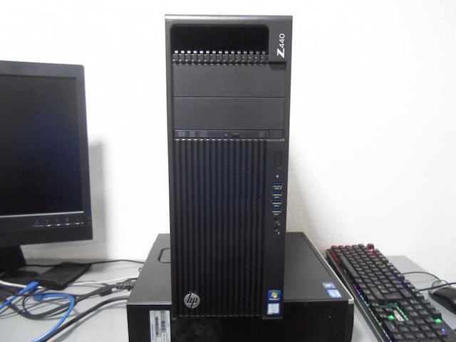 HP Z440 Workstation CPU Xeon E5-1620 v3/16GB/256/K620