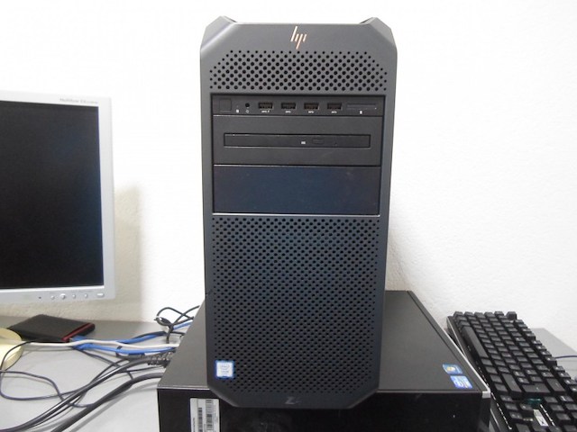 HP Z4 G4 Workstation CPU Xeon W-2104/8GB/256ssd/P2000