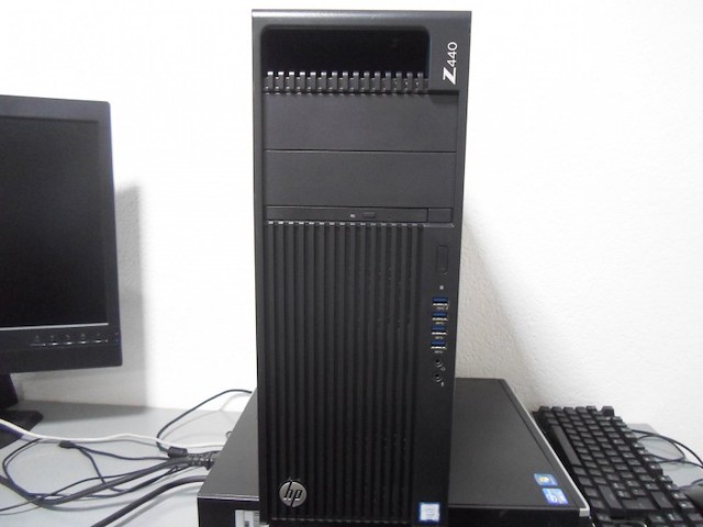 HP Z440 Workstation CPU Xeon E5-2660 v4/32GB/512/W5100