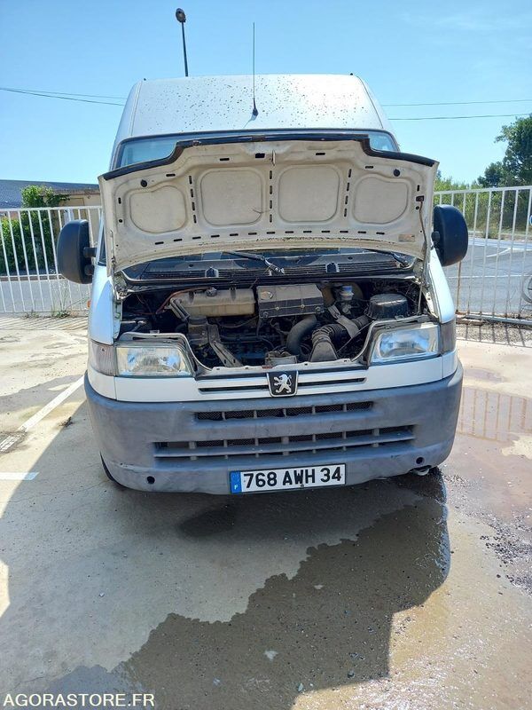 Prodaje se Peugeot BOXER minibus furgon na aukciji