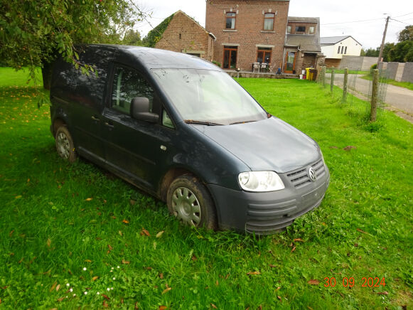 Prodaje se Volkswagen Caddy laki furgon na aukciji