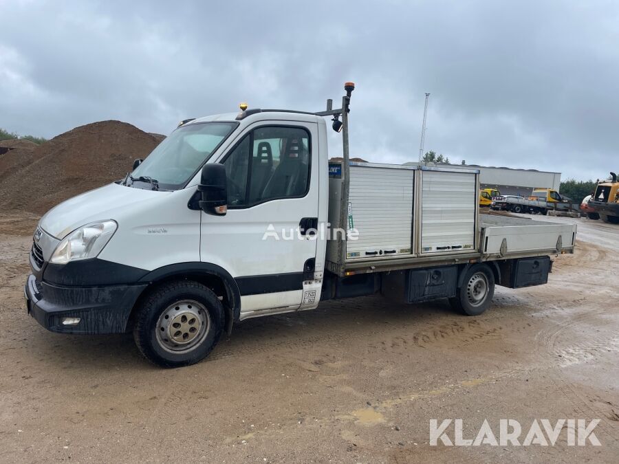 Prodaje se IVECO Daily 35s, 35s13 kamion s ravnom platformom < 3.5t na aukciji