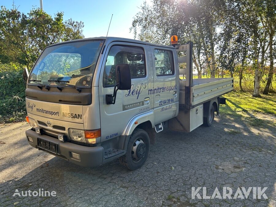 Prodaje se Nissan Cabstar kamion s ravnom platformom < 3.5t na aukciji