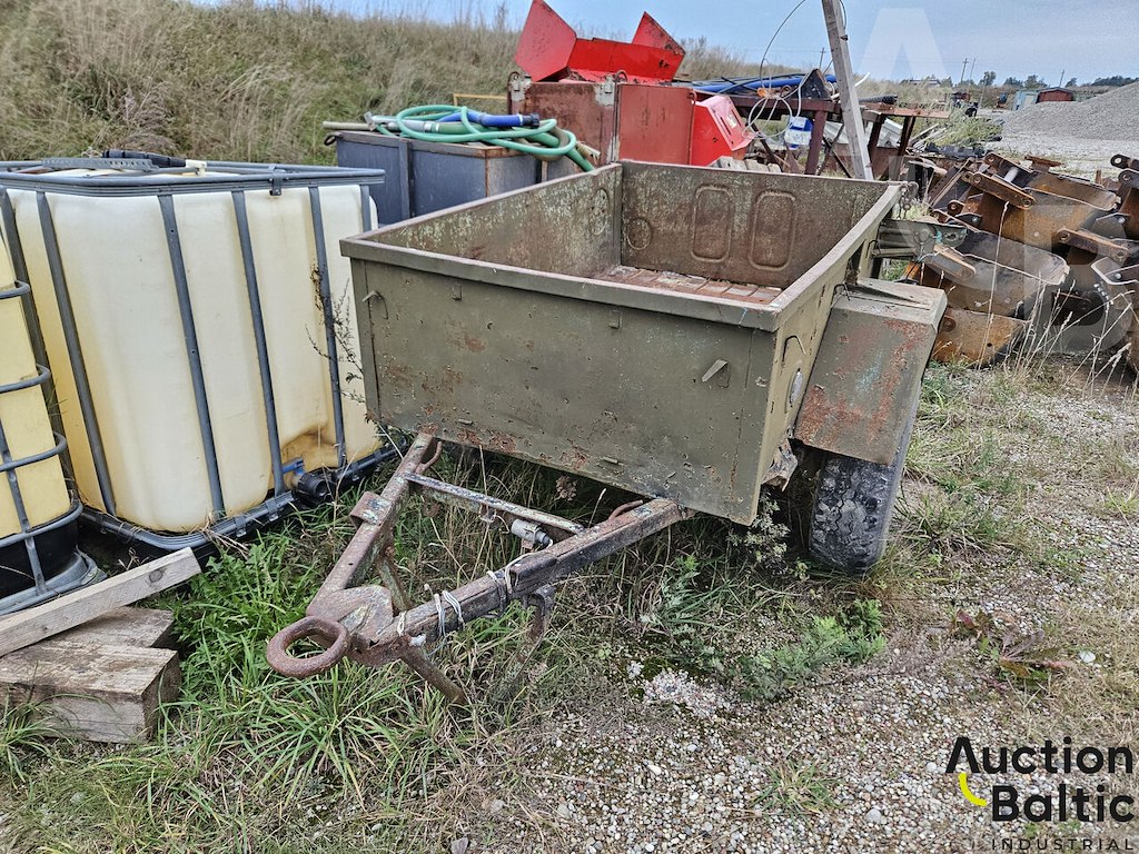 Prodaje se (Priekaba) auto prikolicu na aukciji