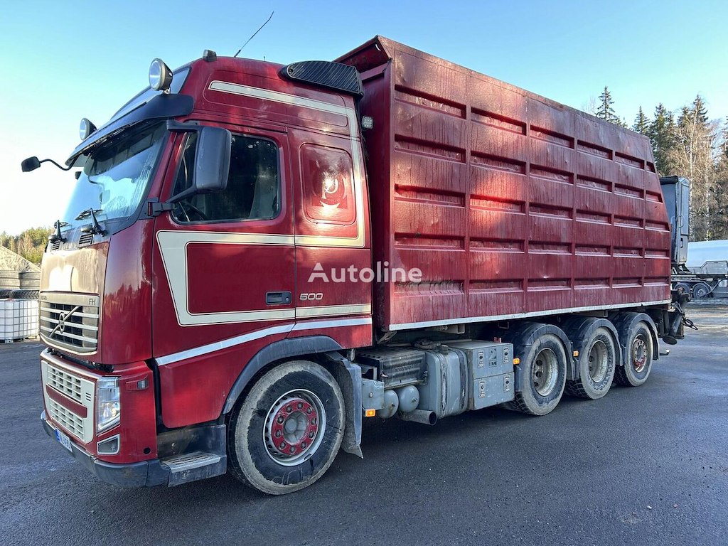 Volvo FH500 8×4 Risukorilla ja nosturilla kiper