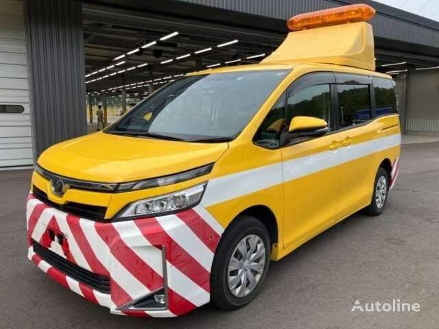 Toyota VOXY putnički minibus