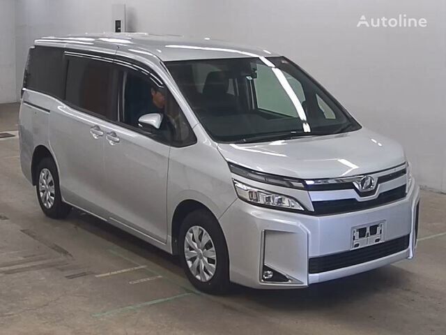 Toyota VOXY minivan