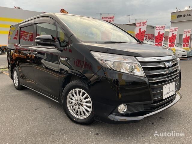 Toyota NOAH minivan