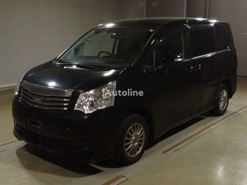 Toyota NOAH minivan