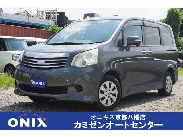 Toyota NOAH minivan