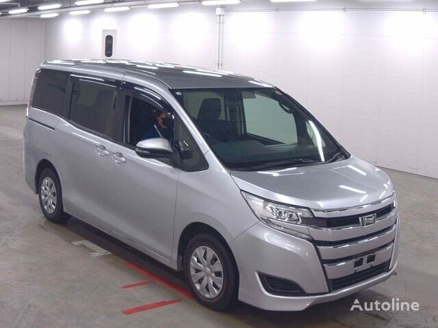 Toyota NOAH minivan