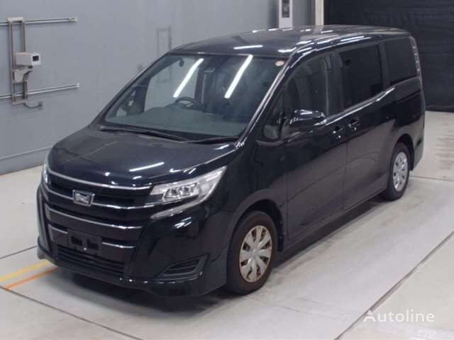 Toyota NOAH minivan