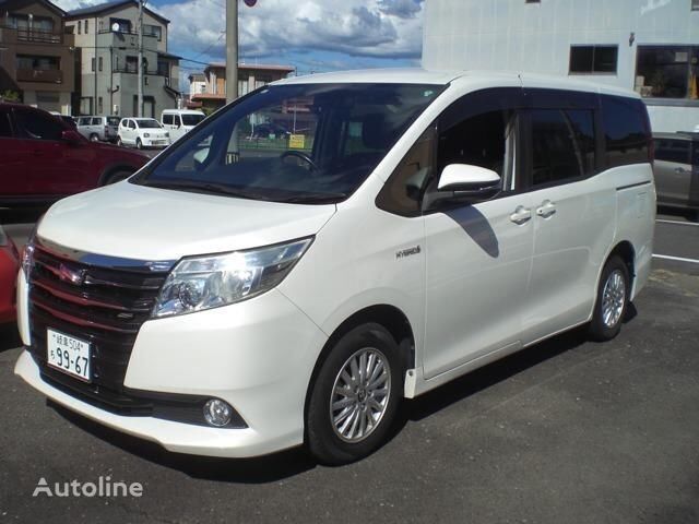 Toyota NOAH minivan