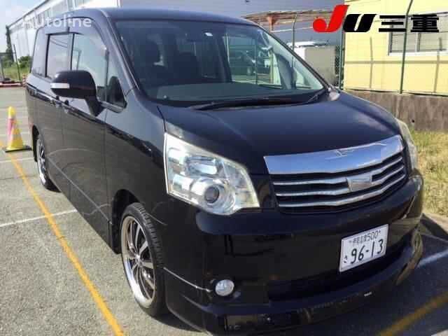 Toyota NOAH minivan