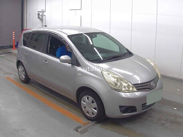 Nissan NOTE minivan